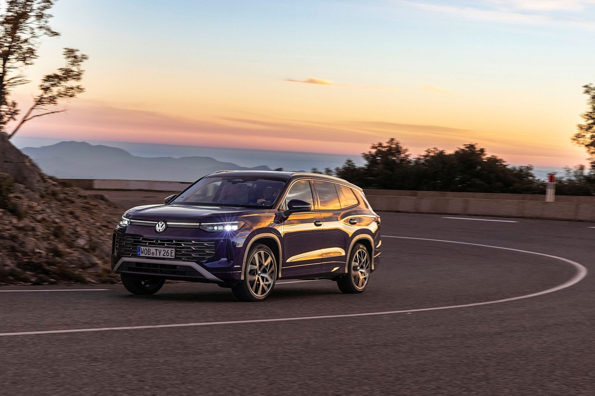 Novo Volkswagen Tayron: O SUV que Une Espaço, Tecnologia e ...